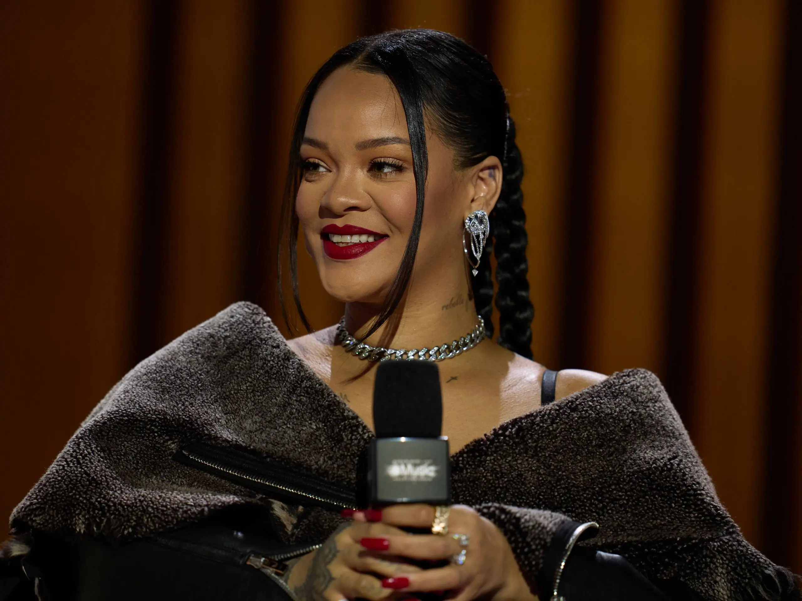 Rihanna Breaks Down in Tears as Truth Behind Her $10 Million Donation ...